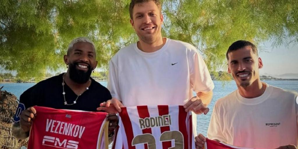 Ροντινέι και Τσικίνιο ήπιαν «φρεντάκι με τον MVP, Βεζένκοφ» | Sportime