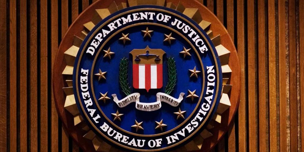 Διευθυντής FBI: «Ιστορική σύλληψη εγκληματικής οργάνωσης που απλώνεται ...